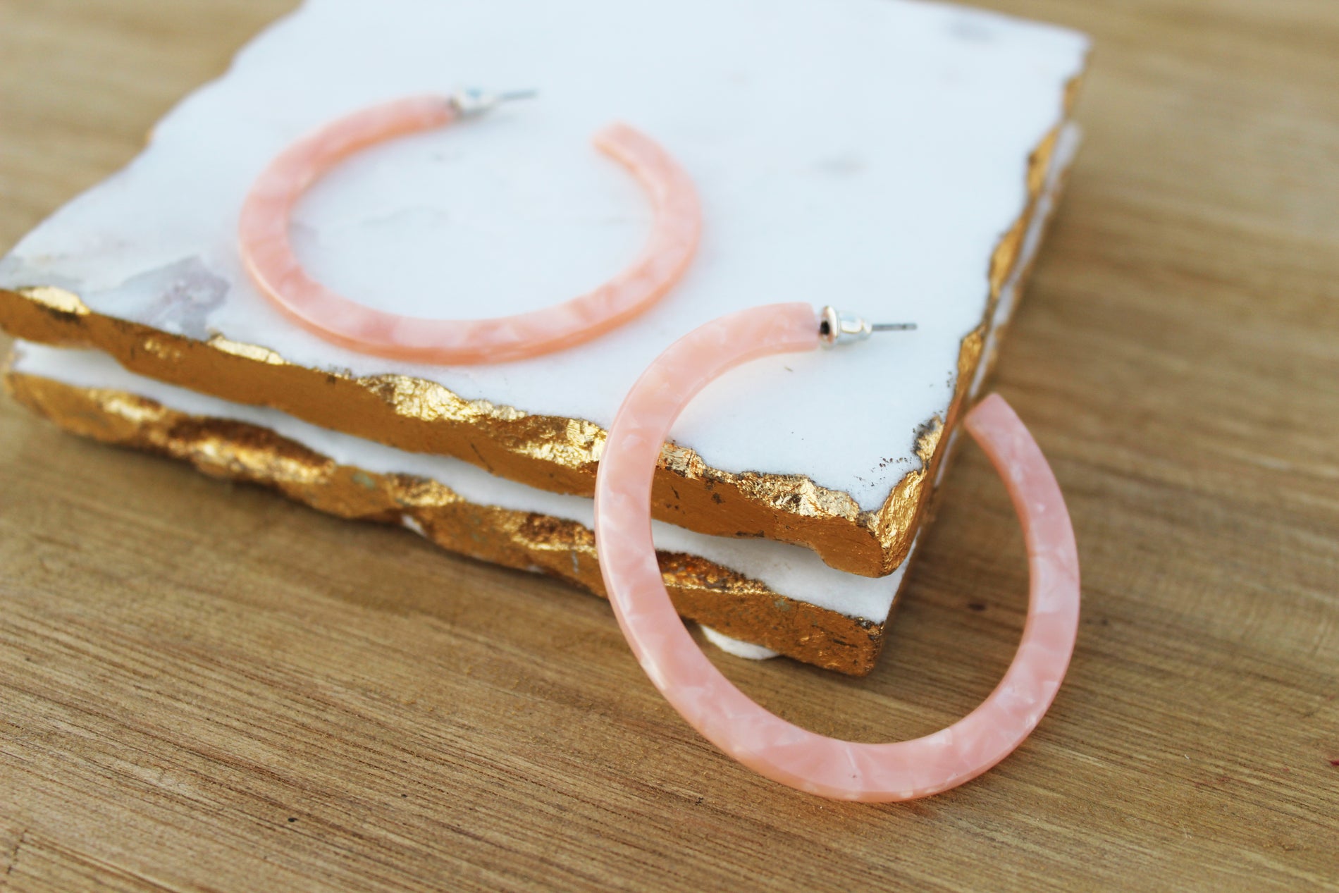 Perla Pink Acrylic Hoop Earrings - Mas Femme